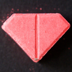 DrugsData.org (was EcstasyData): Test Details : Result #11018 - Pink ...